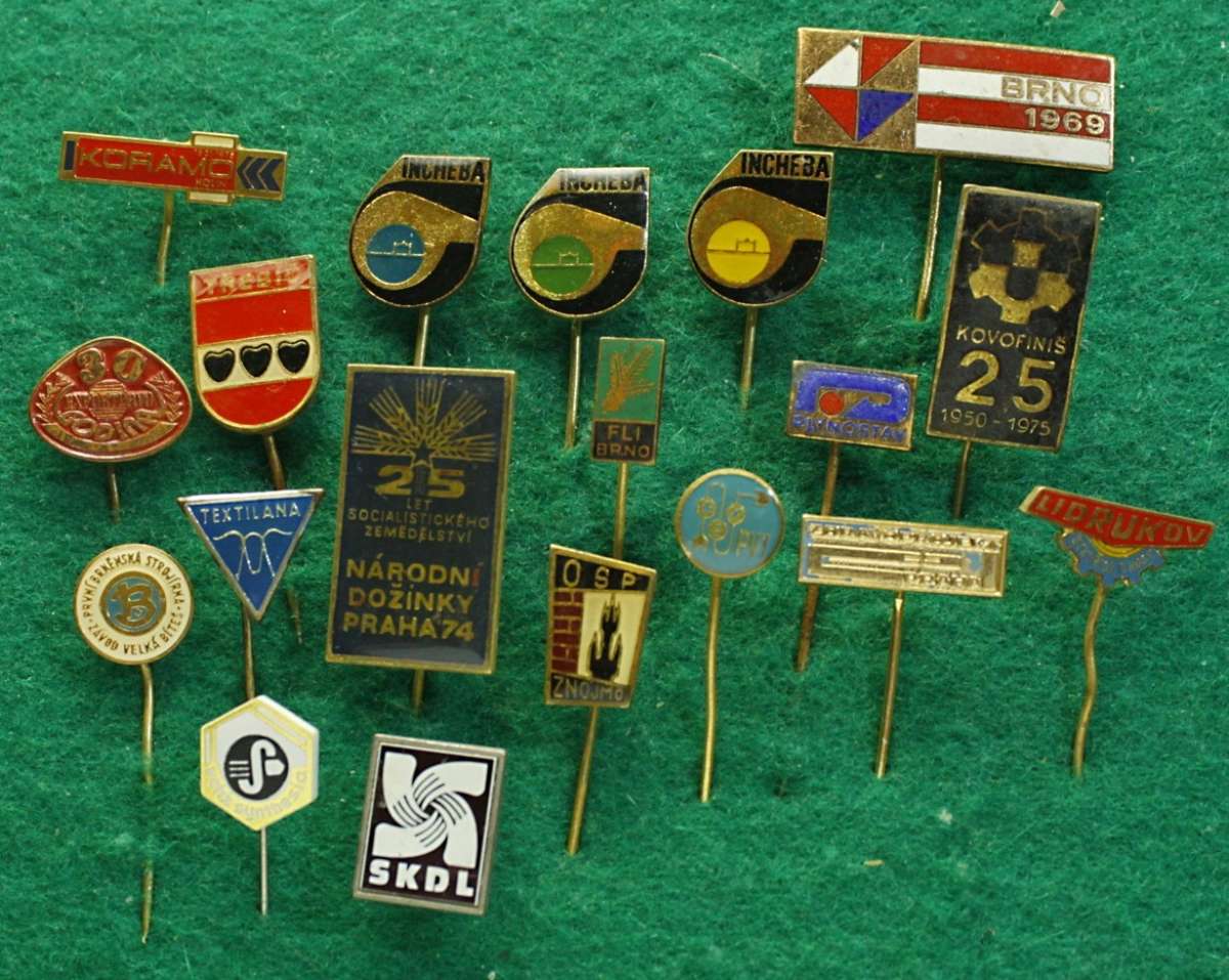 ODZNAKY ČSSR PODNIKOVÉ 19ks ZAPICHOVACÍ
