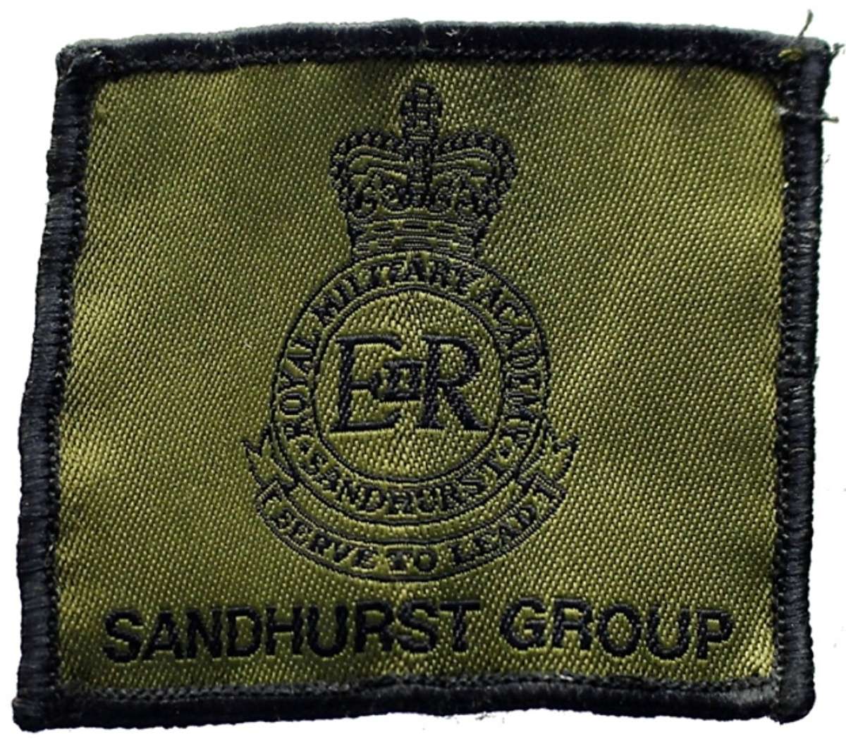 NÁŠIVKA BRIT SANDHURST GROUP ROYAL MILITARY ACADEMY 55x50mm OLIV